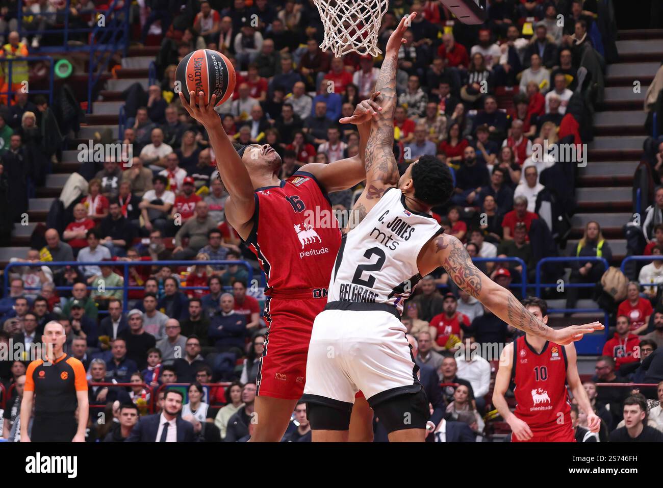 Milan, Italy. 17th Jan, 2025. Italy, Milan, 2025 01 16: Zach Leday ...