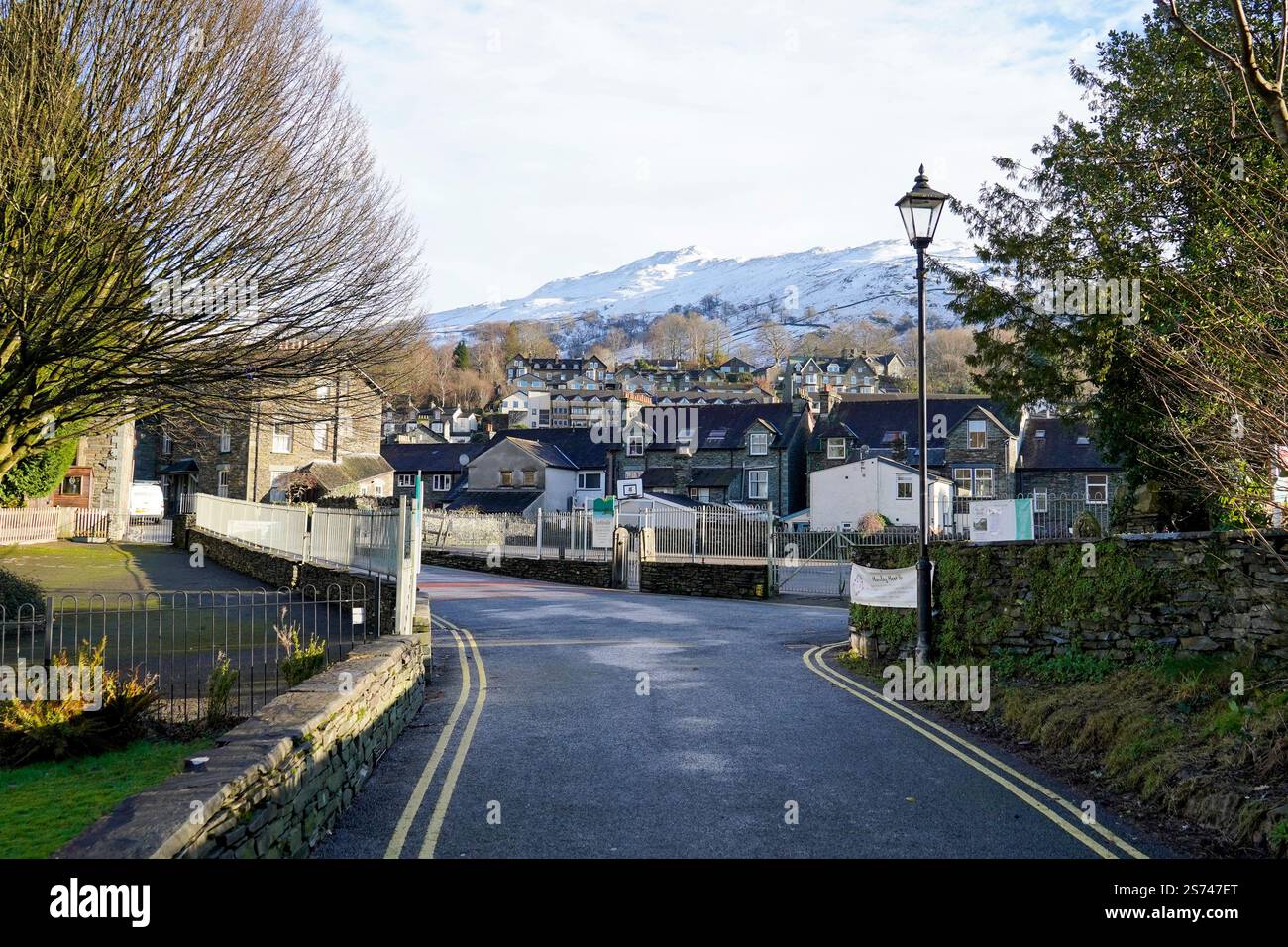 Snow in the town of Ambleside Stock Photo - Alamy
