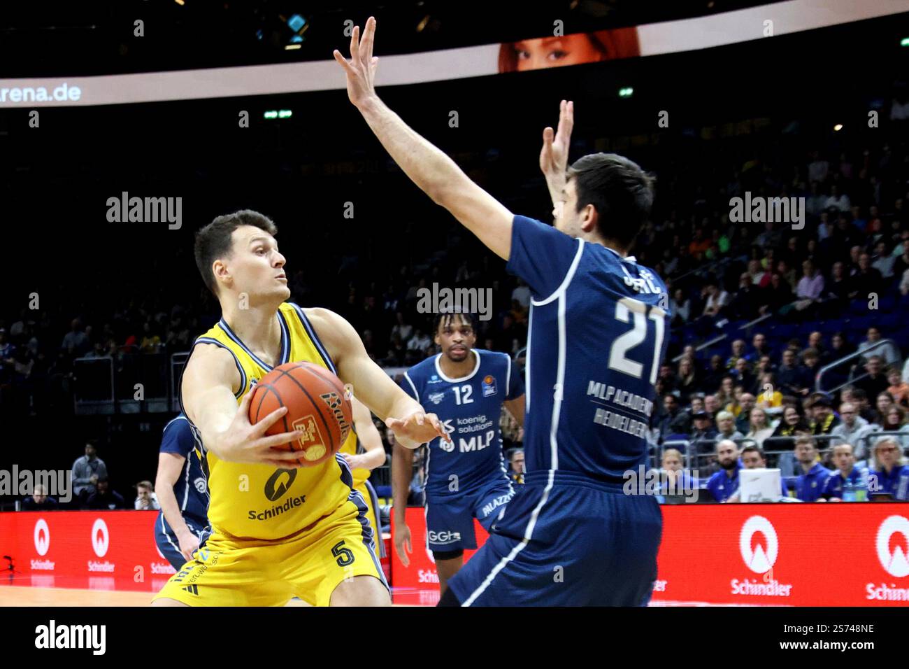 Berlin, Deutschland. 18th Jan, 2025. 18.01.2025, Uber-Arena, Berlin, DEU, easyCredit BBL, ALBA ...