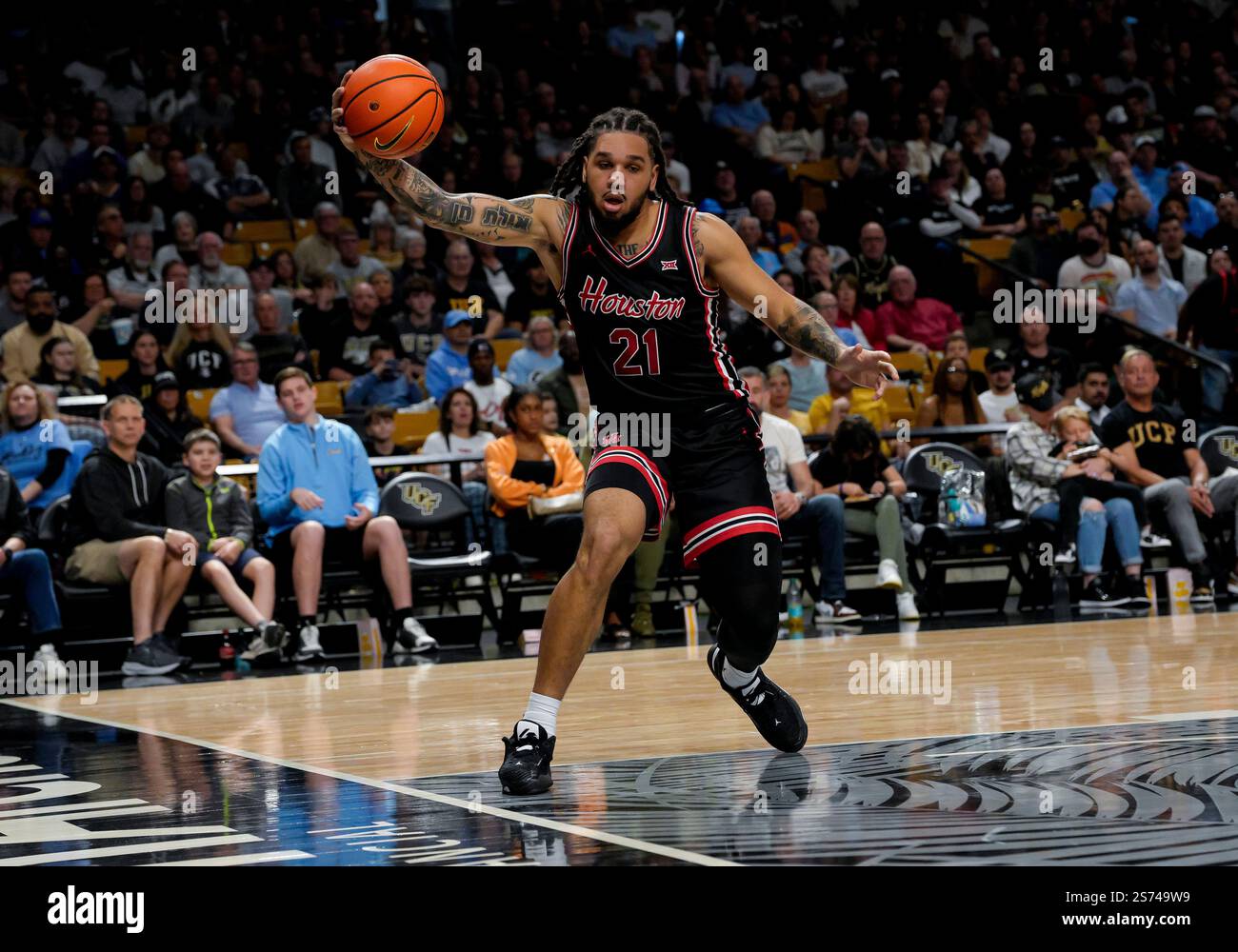 ORLANDO, FL - JANUARY 18: Houston Cougars guard Emanuel Sharp (21 ...
