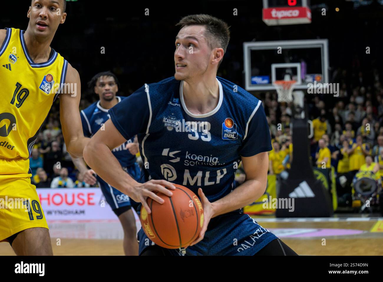 Berlin, Deutschland. 18th Jan, 2025. GER, Berlin, Basketball, Alba ...