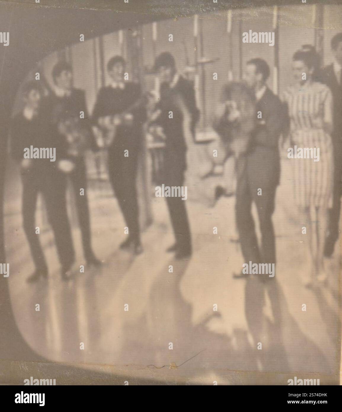 Beatles pops and lenny hi-res stock photography and images - Alamy Beatles pops and lenny hi-res stock photography and images - Alamy