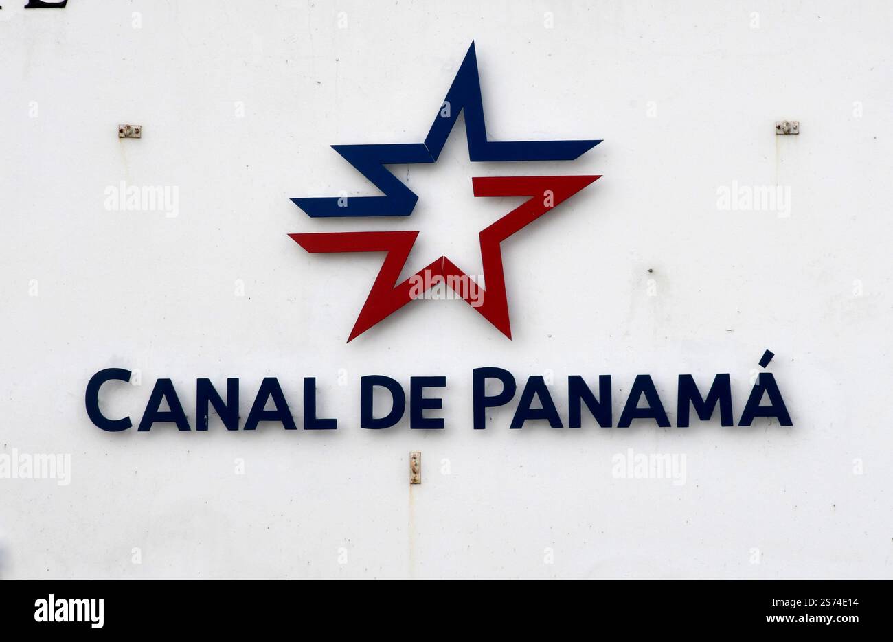 Panama canal 001 jpg hi-res stock photography and images - Alamy