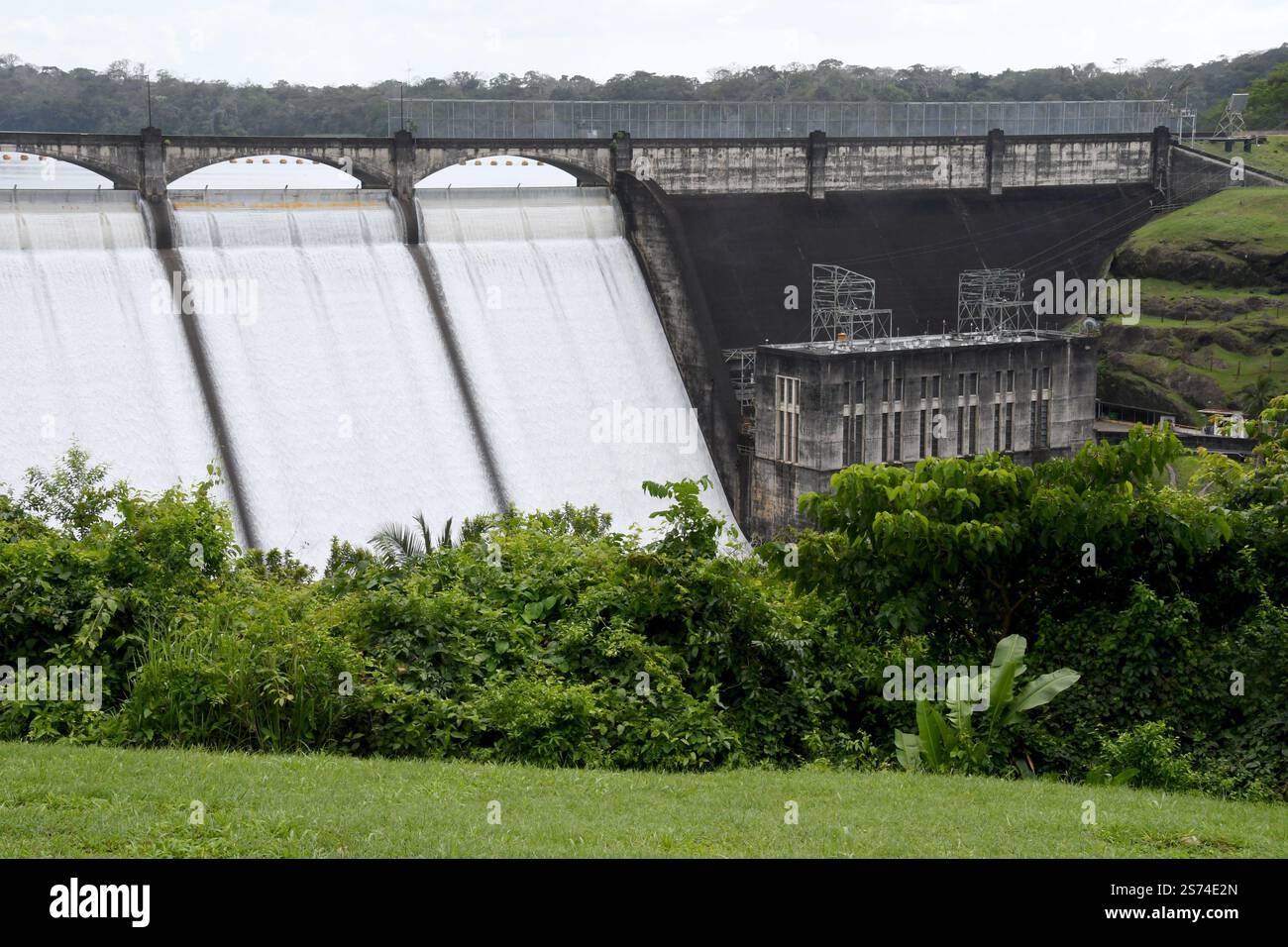 Madden dam hi-res stock photography and images - Alamy