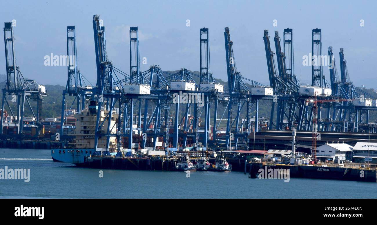 Panama canal 038 jpg hi-res stock photography and images - Alamy