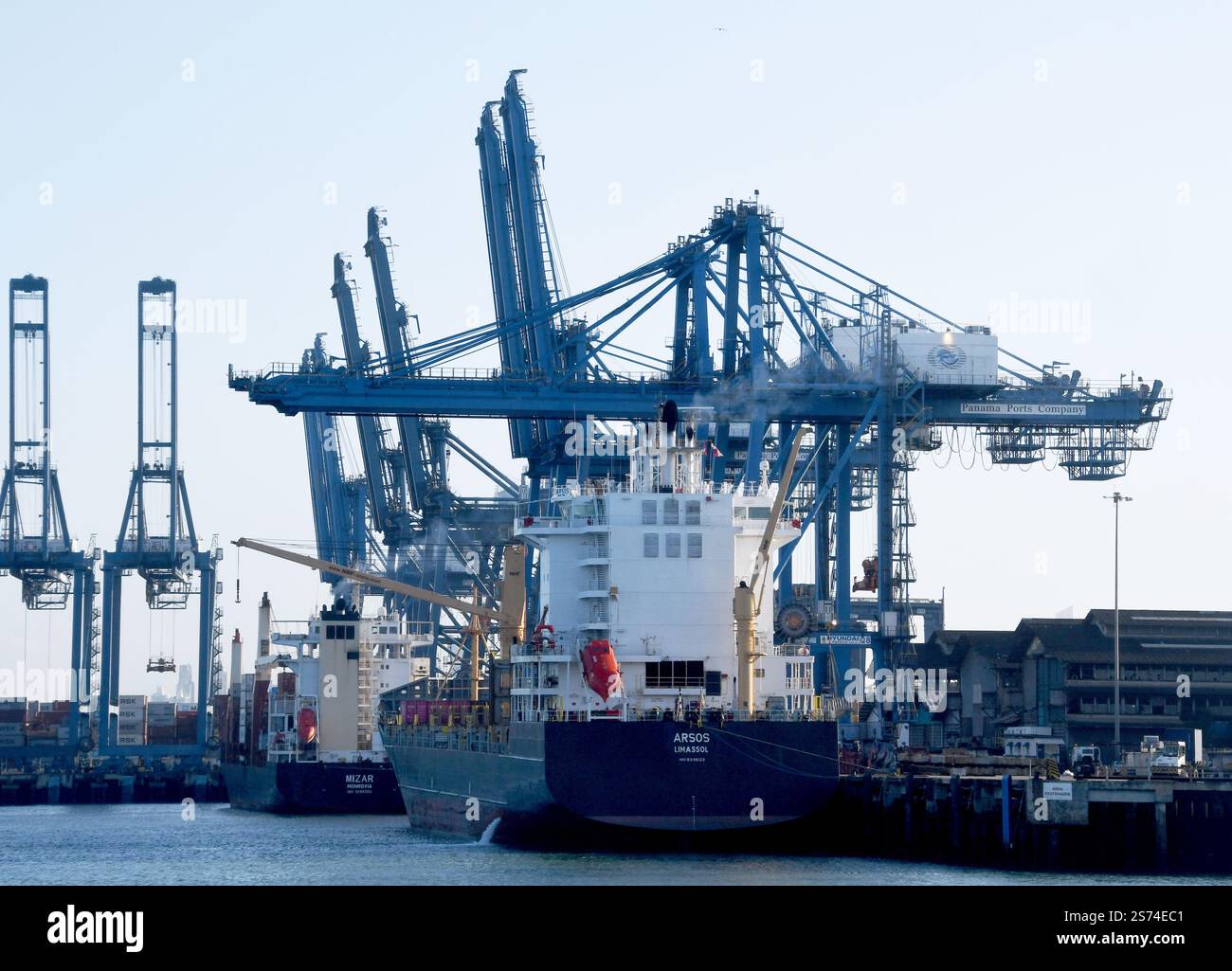 Balboa, USA. 13th Jan, 2025. Containers are loaded on and off ships at ...