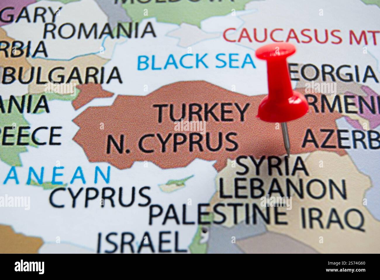 Map showing the border between Turkey and Syria highlighted with a red ...