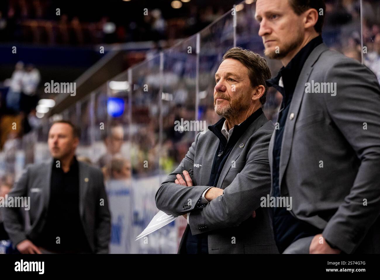 Leksand, Sverige. 18th Jan, 2025. 250118 Leksands tränare Charles Berglund under ishockeymatchen ...