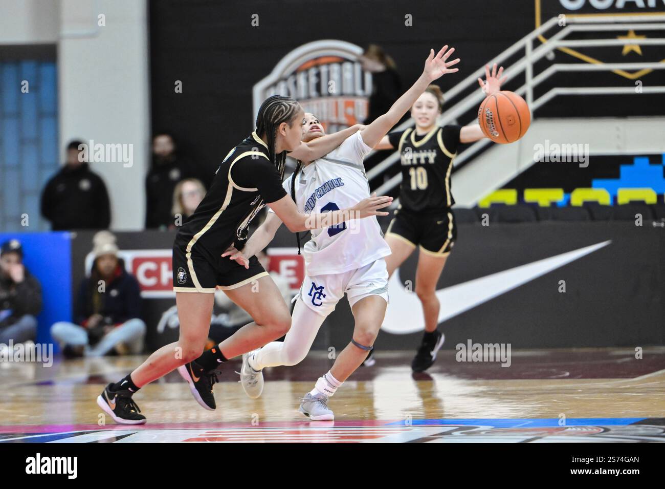 SPRINGFIELD, MA - JANUARY 18: Mya Pauldo of Morris Catholic (2 ...