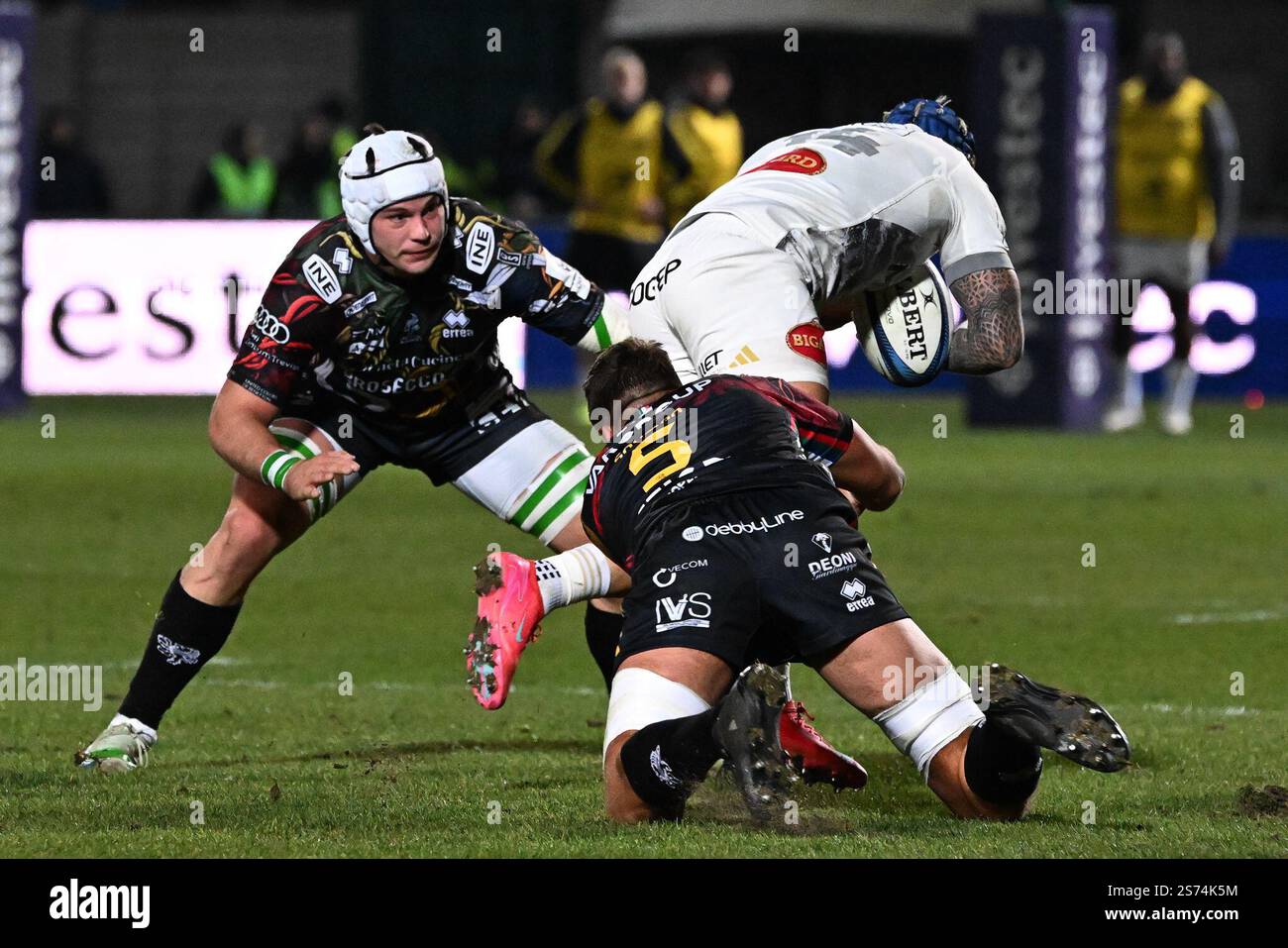 Treviso, Italy. 18th Jan, 2025. Chop tackle of Eli Snyman ( Benetton ...
