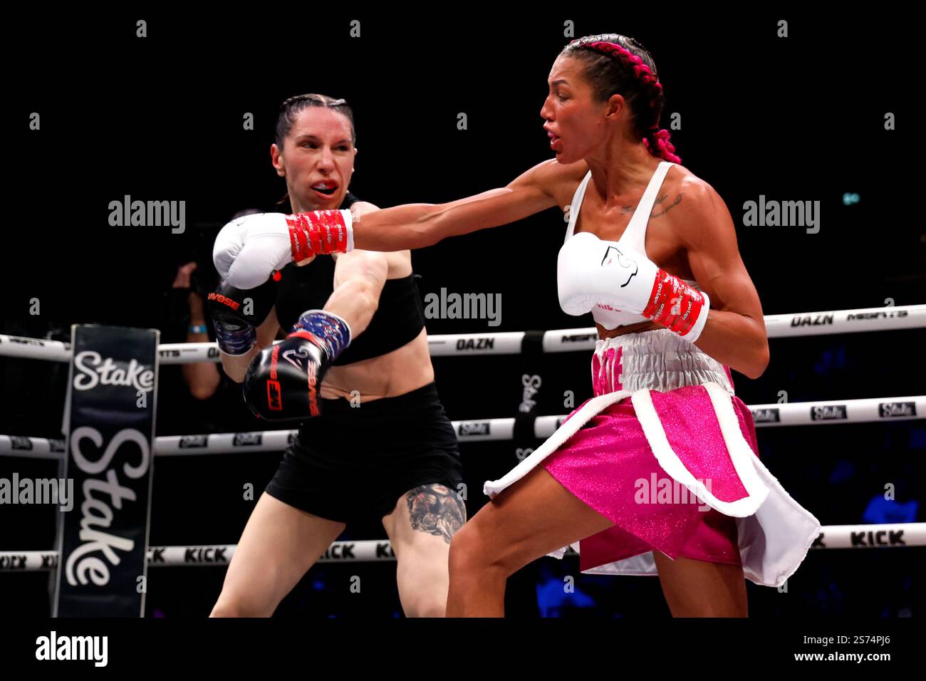 Melanie Shah (left) in action against Carla Jade in the Misfit Light ...