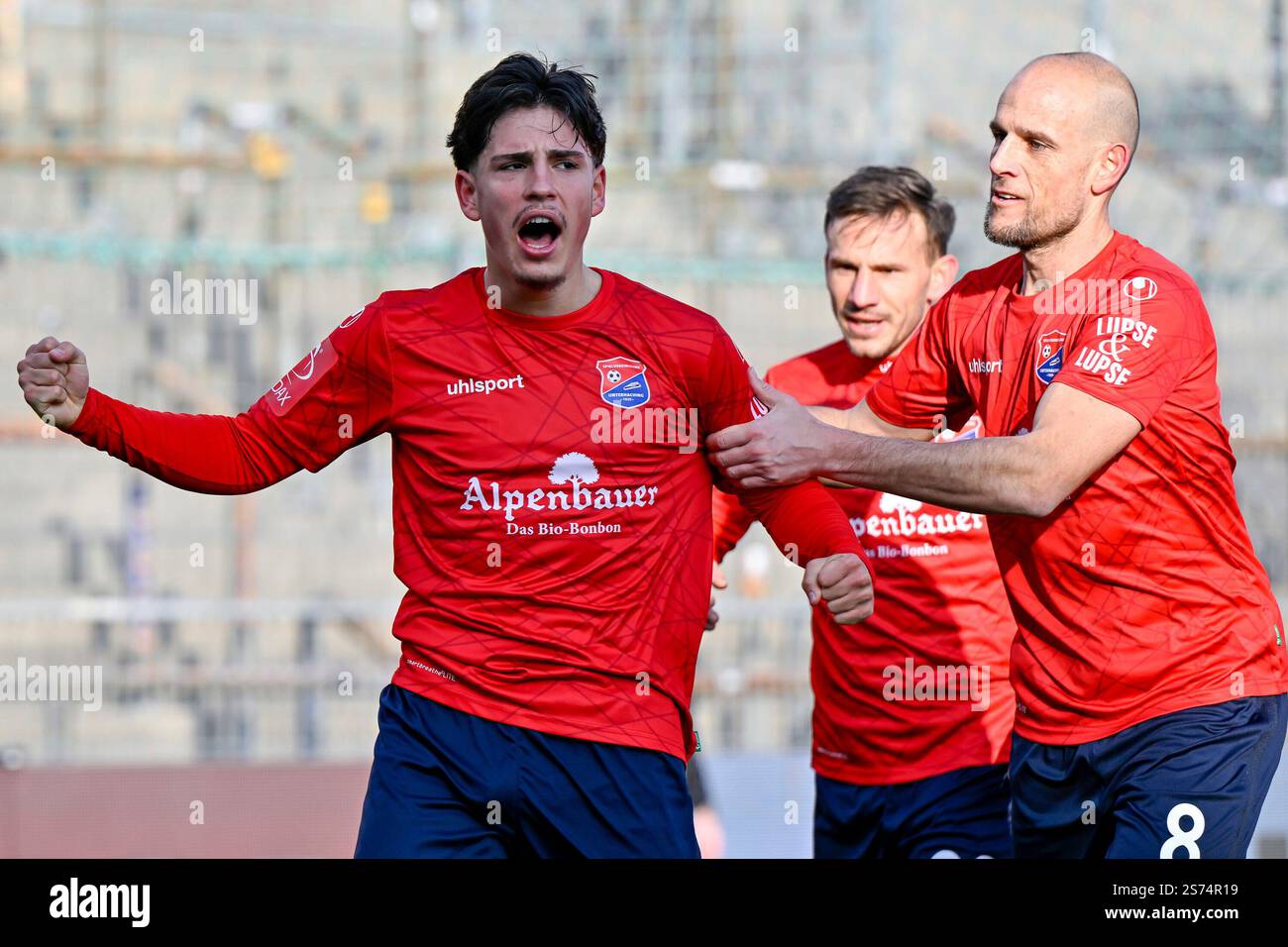 Unterhaching, Deutschland. 18th Jan, 2025. Torschütze zum 1:1 Alexander ...