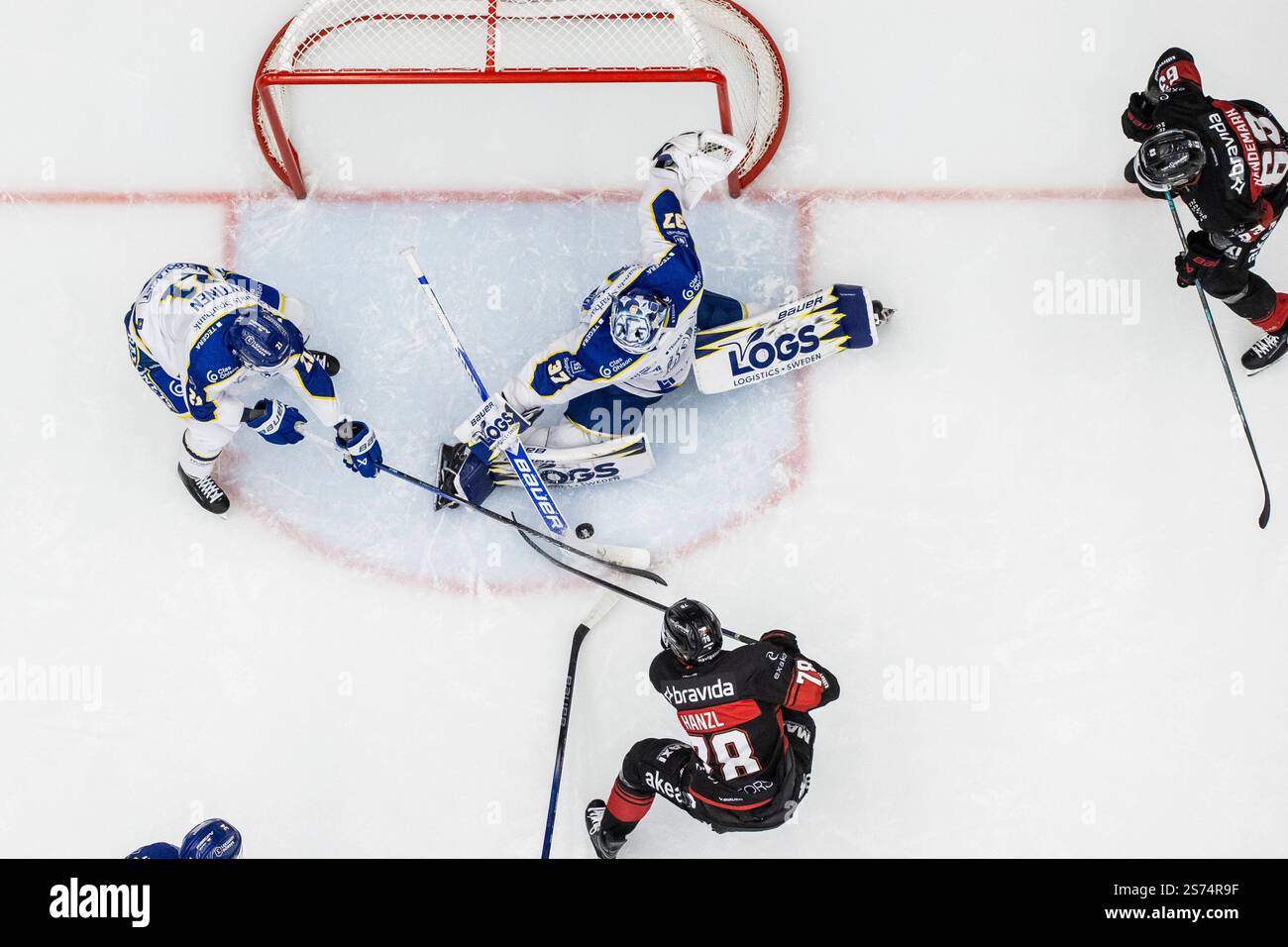 Leksand, Sverige. 18th Jan, 2025. 250118 Leksands Joonas Lyytinen och Leksands målvakt Jakob ...