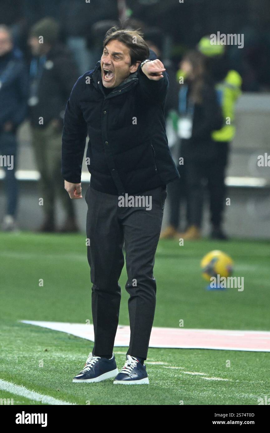 Antonio Conte Coach of SSC Napoli gestures during the Serie A Enelive ...
