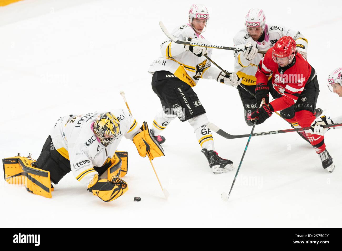Lausanne Switzerland, 01 18 2025: Benjamin Conz (goalkeeper) of HC ...