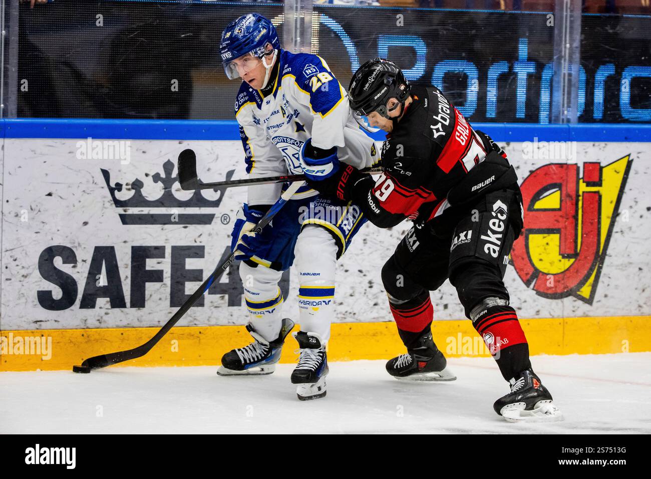 Leksand, Sverige. 18th Jan, 2025. 250118 Leksands Justin Glenn Kloos och ???under ...