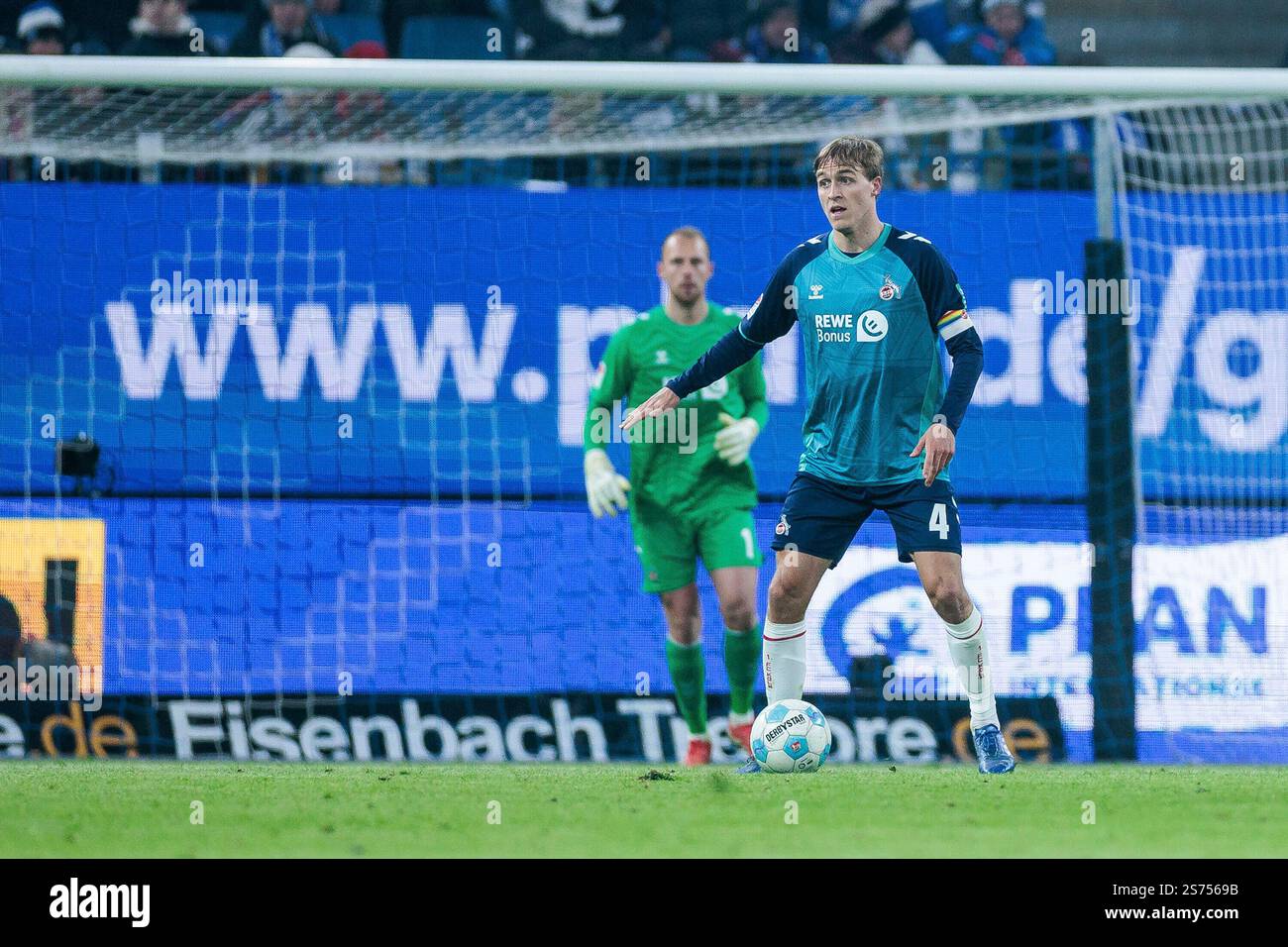Hamburg, Deutschland. 18th Jan, 2025. Timo H?bers (1. FC K?ln, 4) am Ball 2. Fussball Bundesliga ...