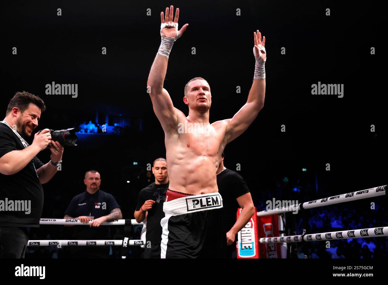 Wade Plemons celebrates following victory against Moziah Pinder (not ...