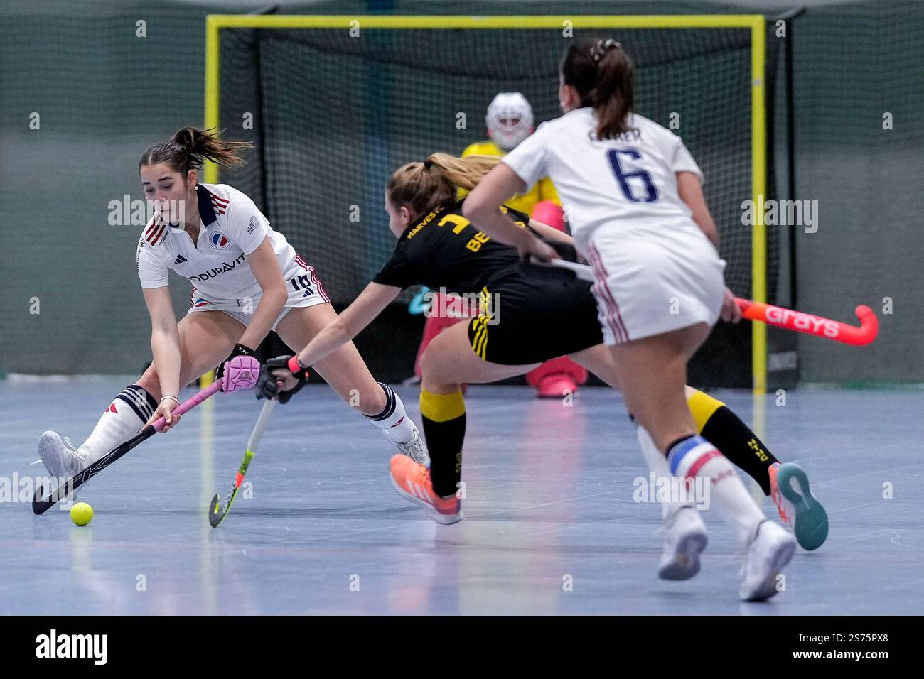 Mannheim, Deutschland. 18th Jan, 2025. v.li.: Alexine Matthysen (MHC ...