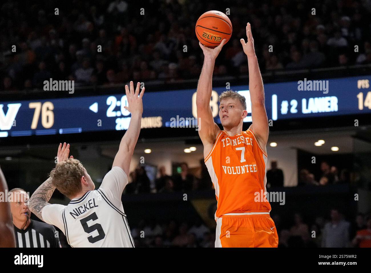 Tennessee forward Igor Milicic Jr. (7) shoots the ball over Vanderbilt ...