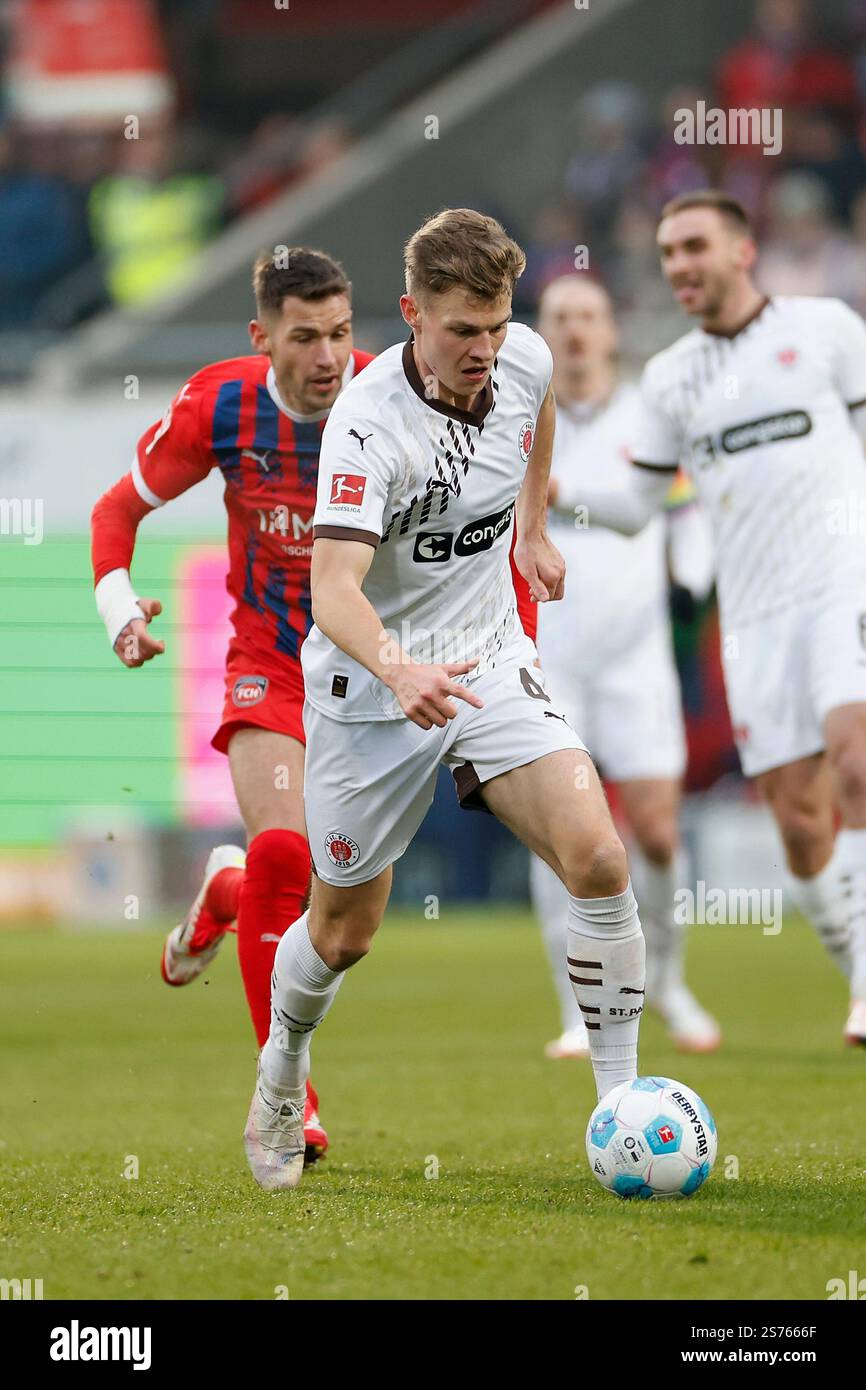 Heidenheim, Ger. 18th Jan, 2025. v.l. David Nemeth (FC St. Pauli, 4 ...