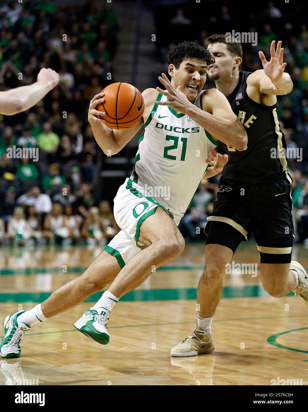 January 18, 2025: Oregon Ducks forward Brandon Angel (21) drives to the ...