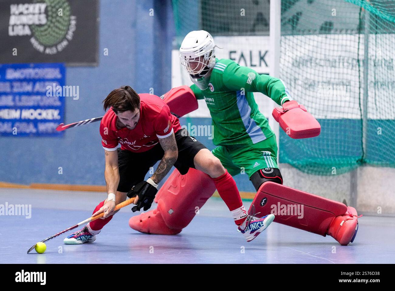 Mannheim, Deutschland. 18th Jan, 2025. v.li.: Manuel Prol (TSVMH, 5 ...