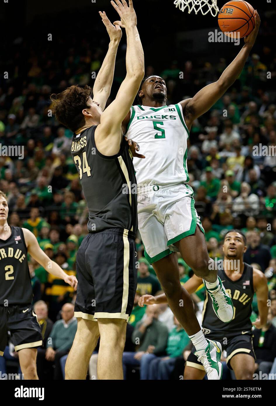January 18, 2025: Oregon Ducks guard TJ Bamba (5) makes a spectacular ...