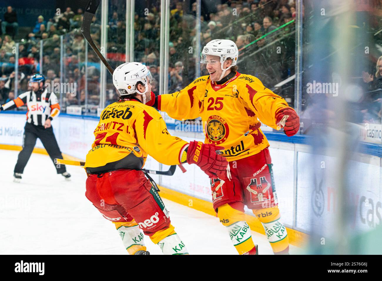 18/01/2025, Zug, BOSSARD Arena, NL: EV Zug - SCL Tigers, #71 Julian ...