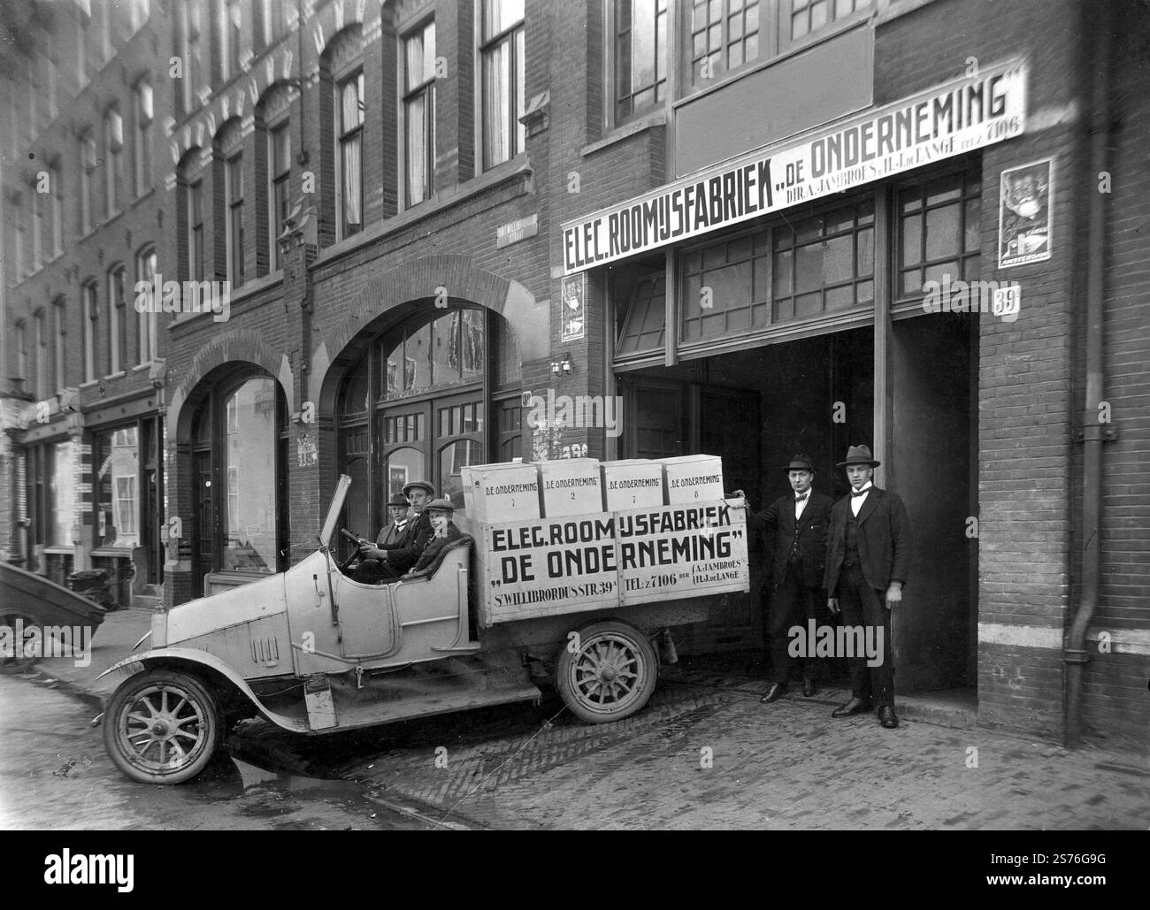 Ton ton amsterdam Black and White Stock Photos & Images - Alamy