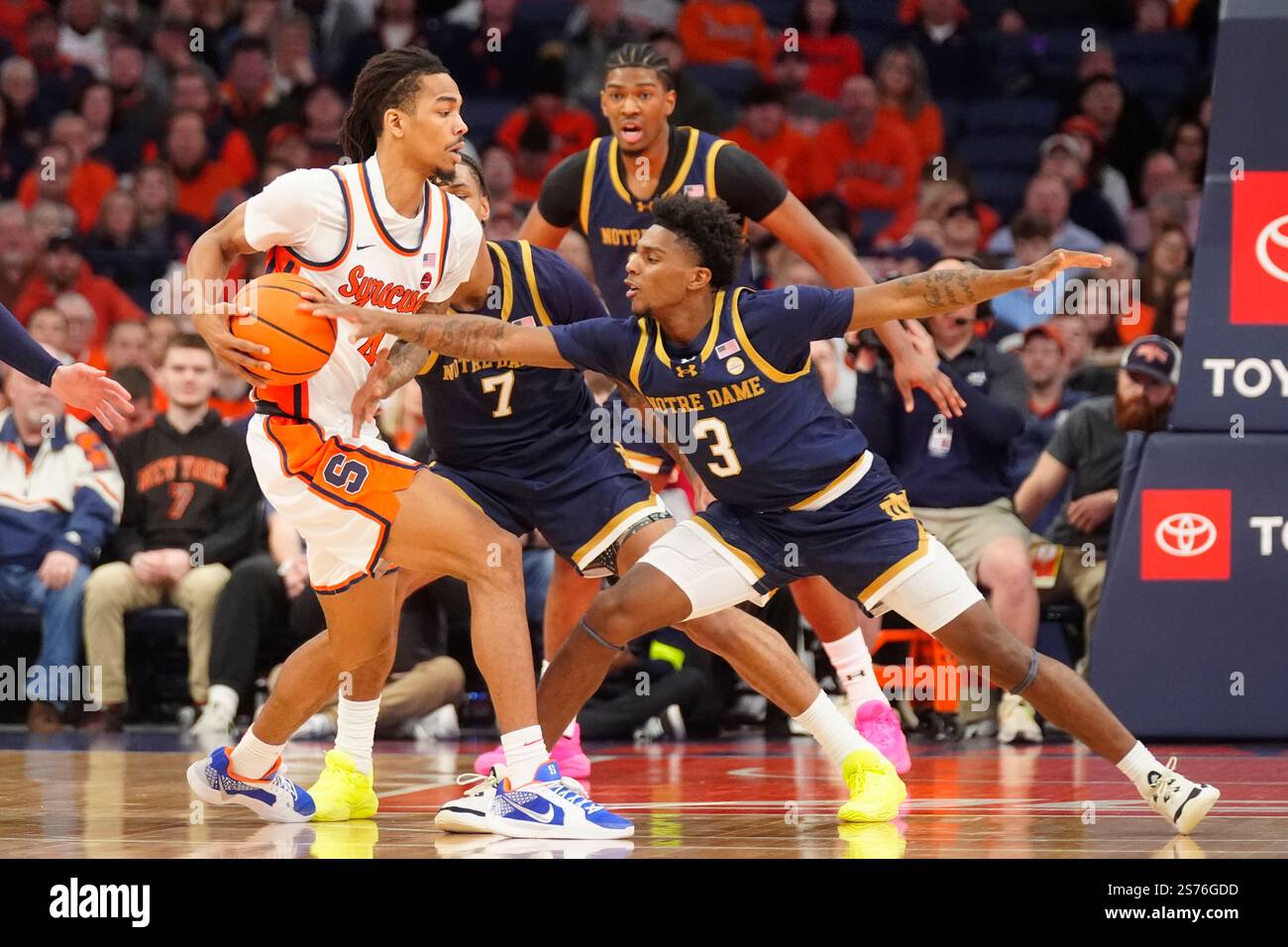 SYRACUSE, NY - JANUARY 18: Notre Dame Fighting Irish Guard Markus ...