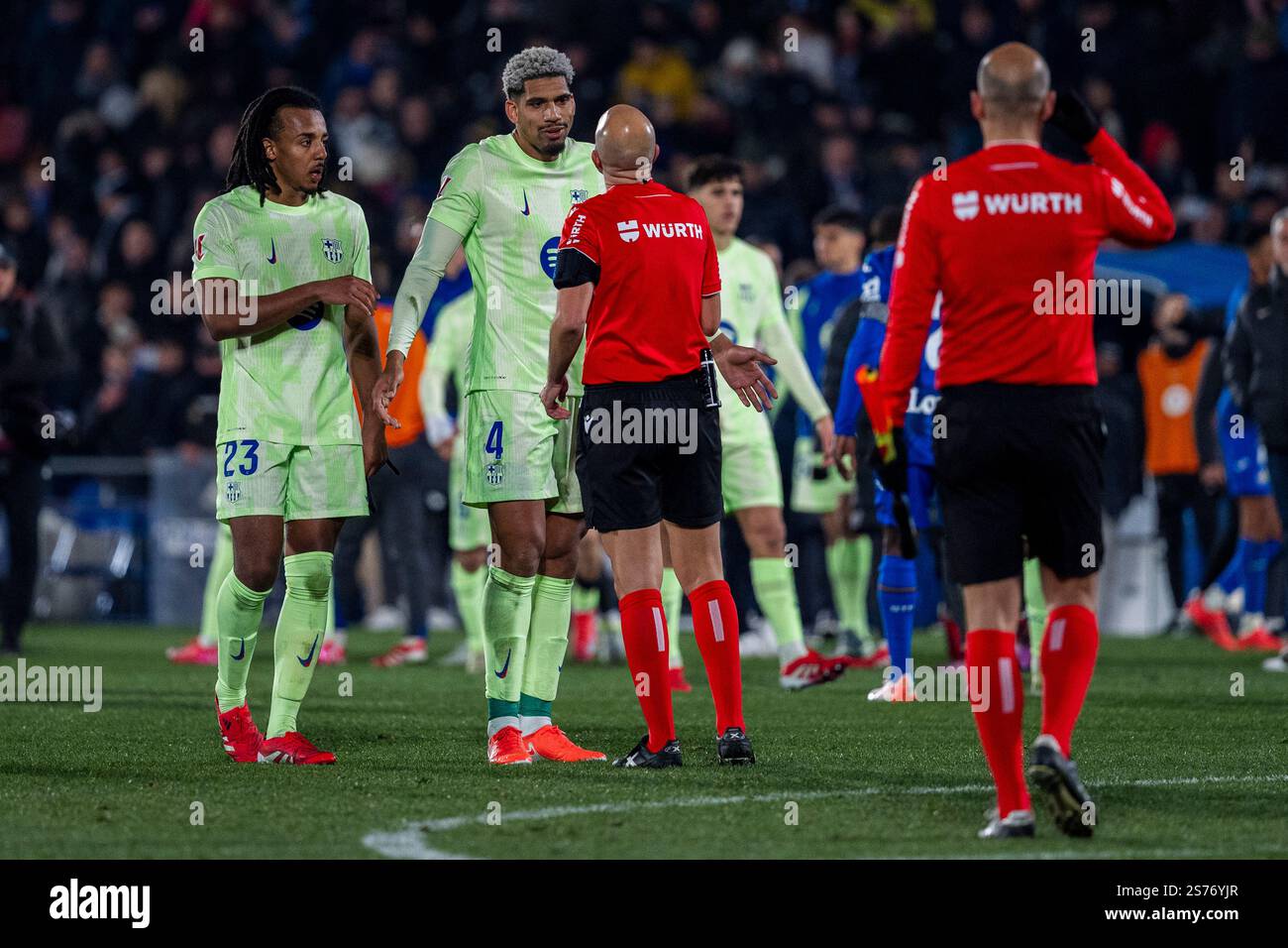 Getafe, Madrid, Spain. 18th Jan, 2025. FC Barcelona players (from L to ...