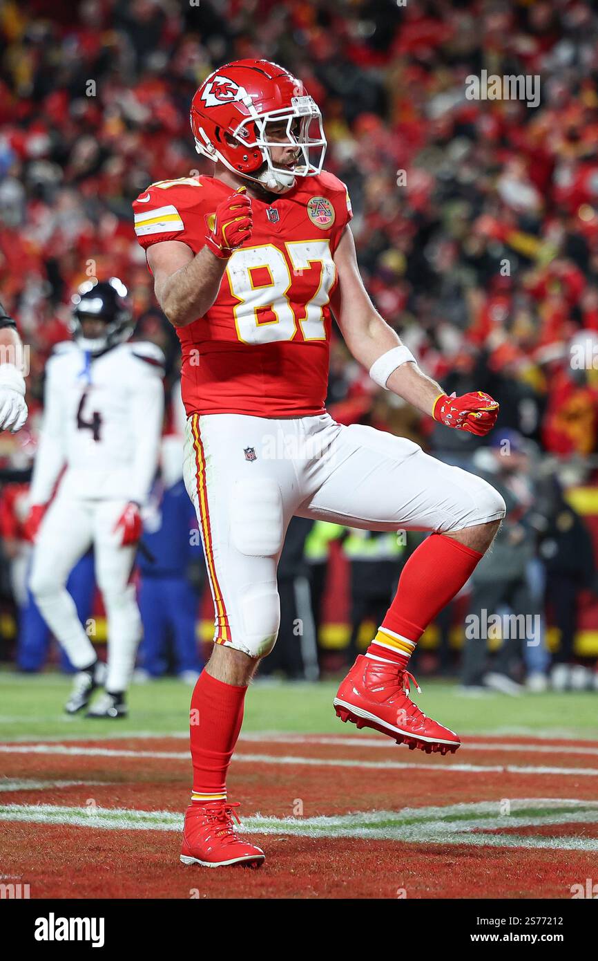 Kansas City, MO, USA. 18th Jan, 2025. Kansas City Chiefs tight end ...