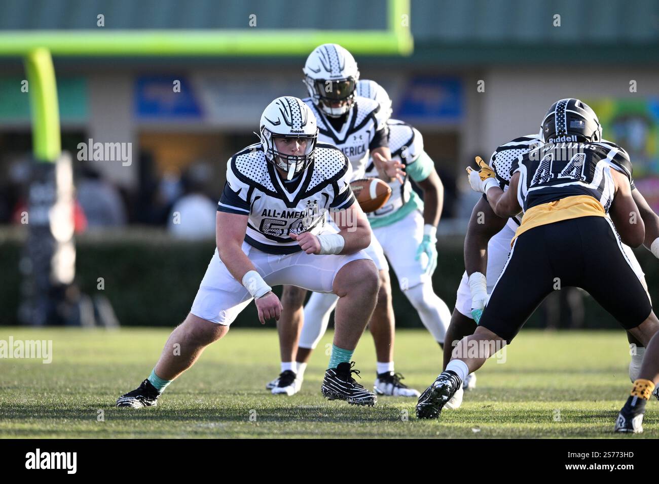 Team Unstoppable offensive lineman Kail Ellis (50) sets up to block ...
