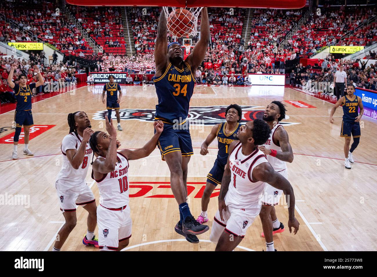Raleigh, NC, USA. 18th Jan, 2025. California forward Lee Dort (34 ...