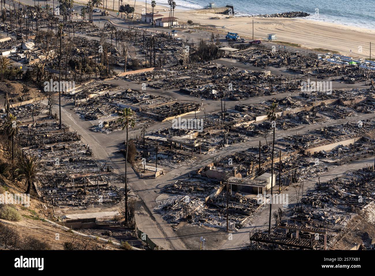 View of the Pacific Palisades Bowl Mobile Home Park from the bluffs ...