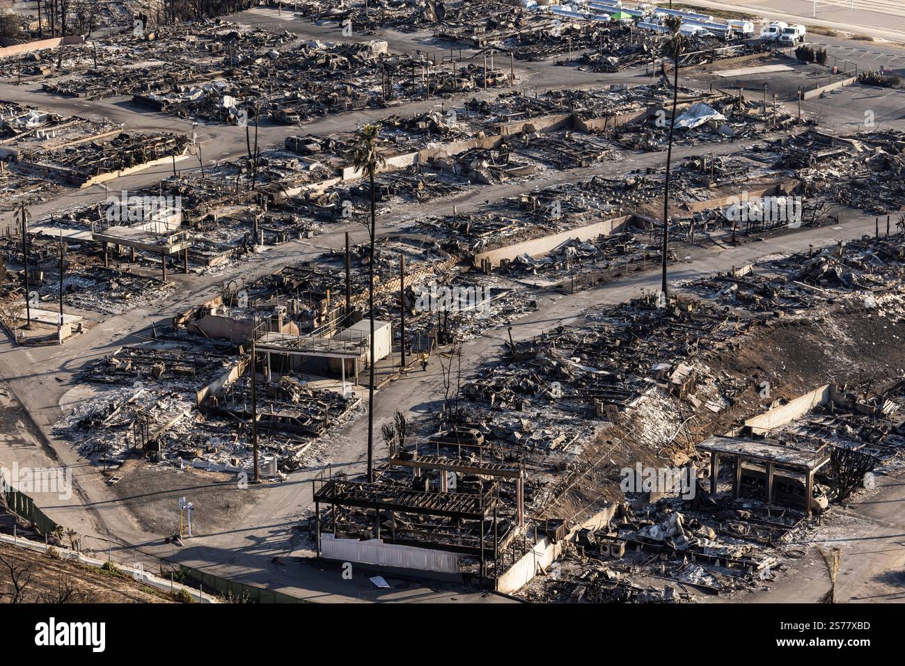 View of the Pacific Palisades Bowl Mobile Home Park from the bluffs ...