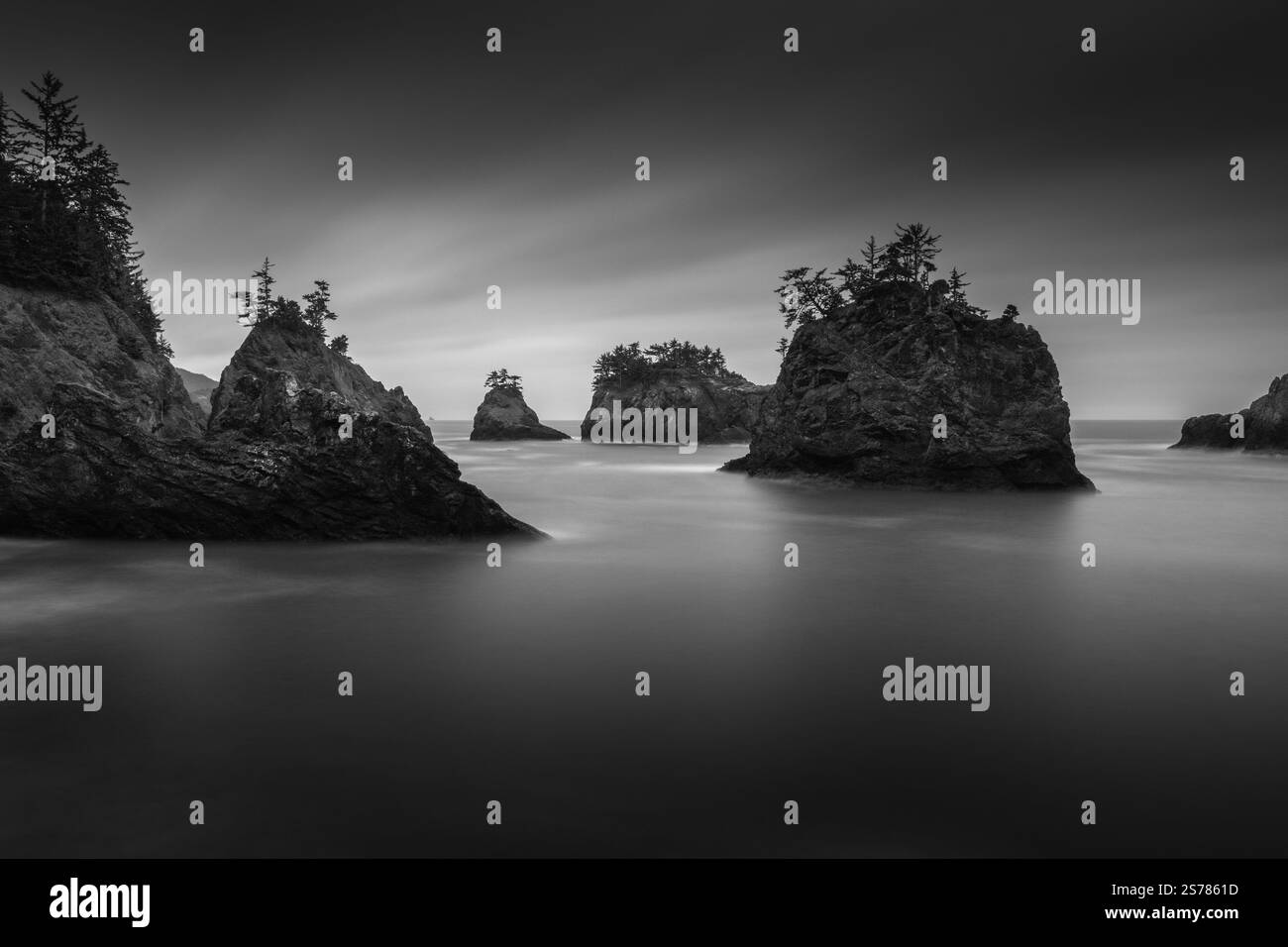 Brookings oregon Black and White Stock Photos & Images - Alamy