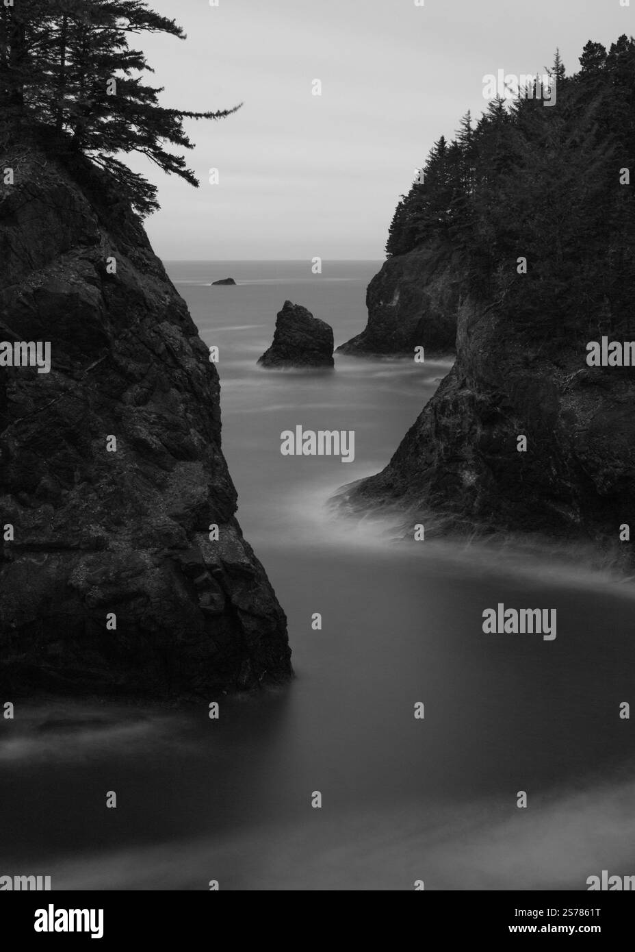 A black-and-white long exposure of the ocean at Brookings, Oregon ...