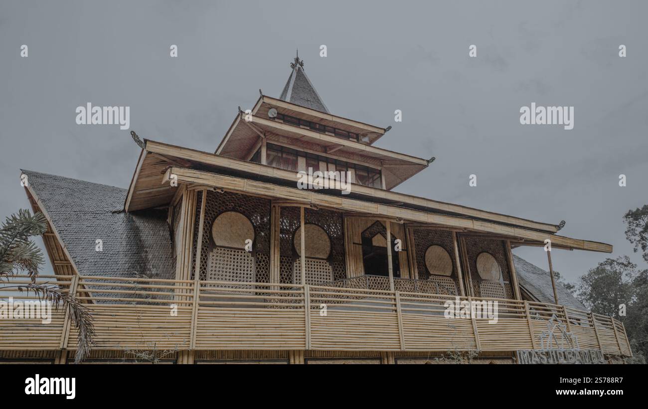 Traditional wooden building with intricate lattice design and roof ...