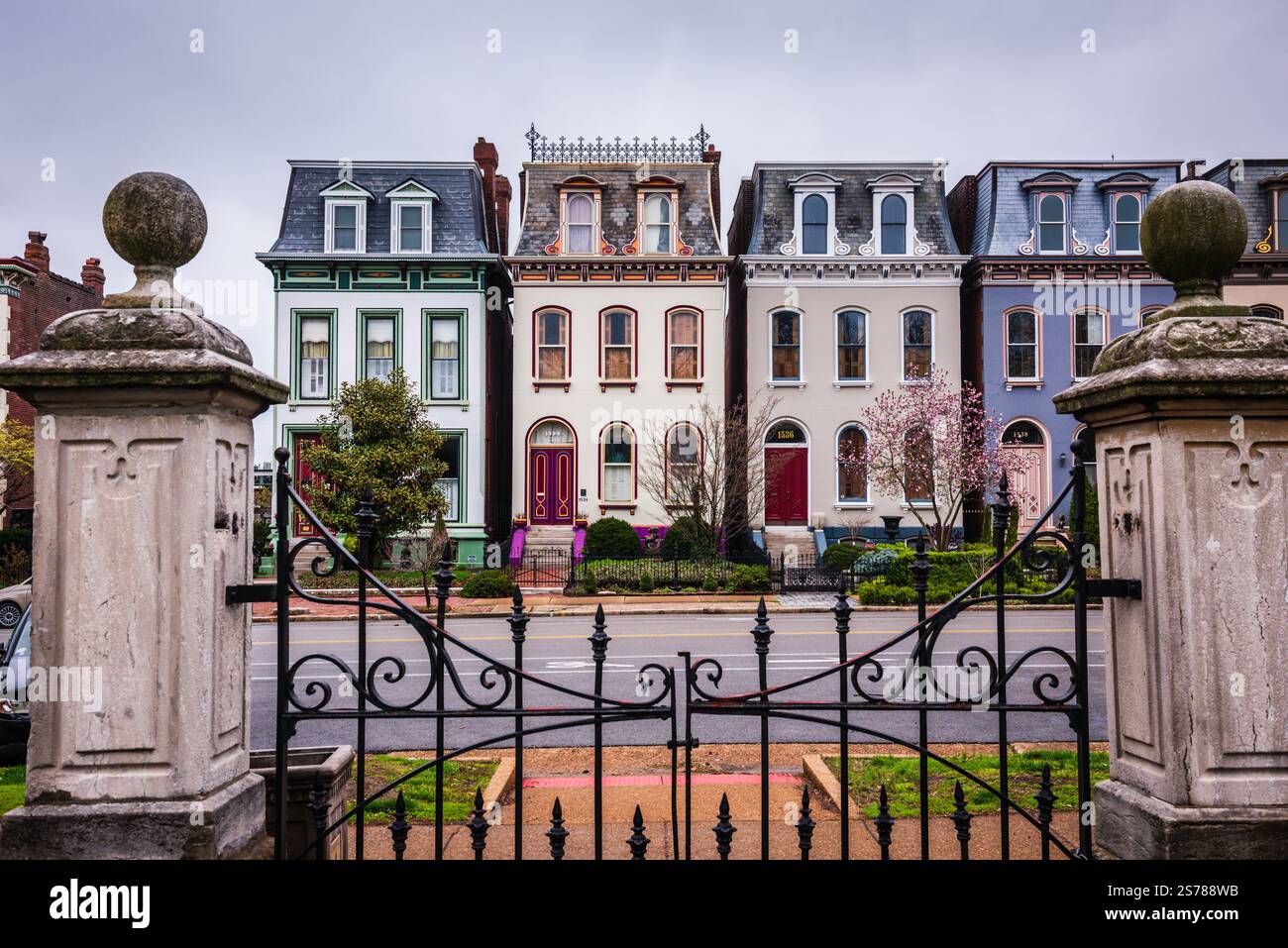 St. Louis, MO USA - April 23, 2018: Victorian row houses framed by iron ...