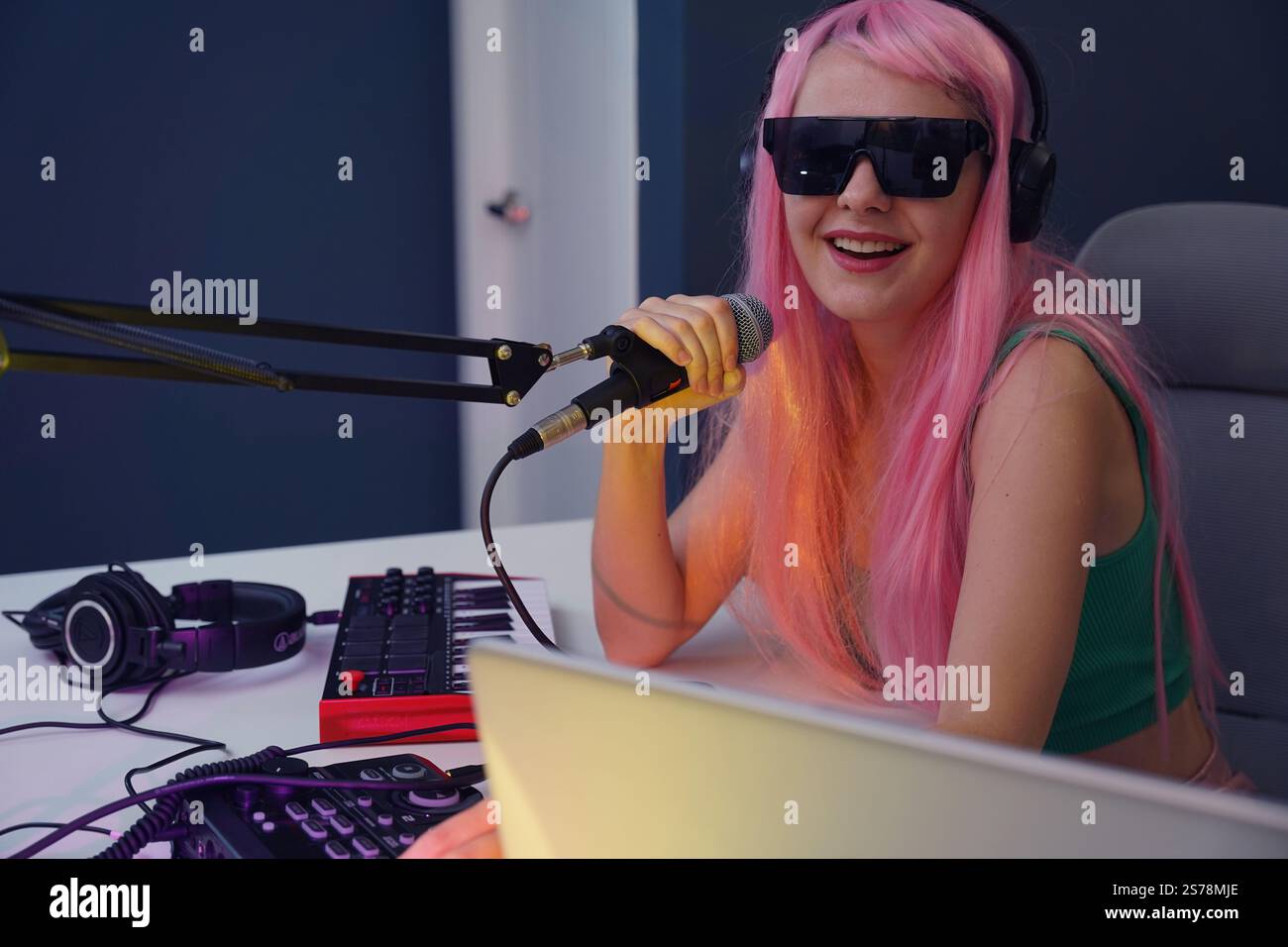 Beautiful young singer and musician broadcast from her home studio ...