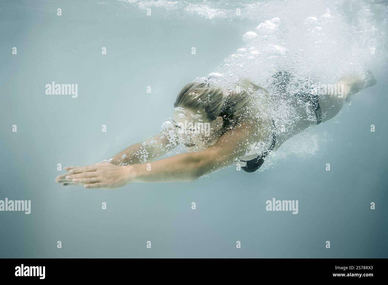 An image of a beautiful diving woman Stock Photo - Alamy