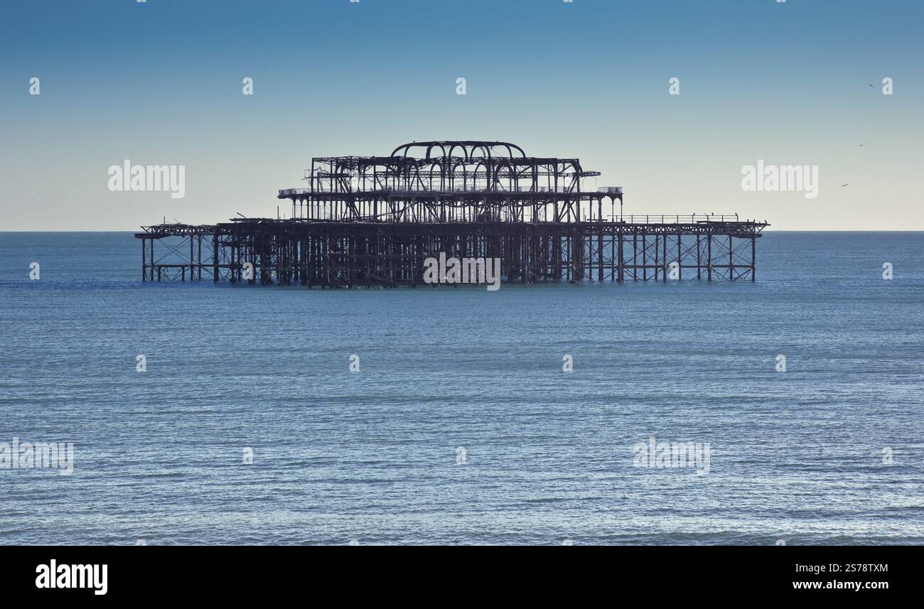 A photography of the old brighton pier Stock Photo - Alamy