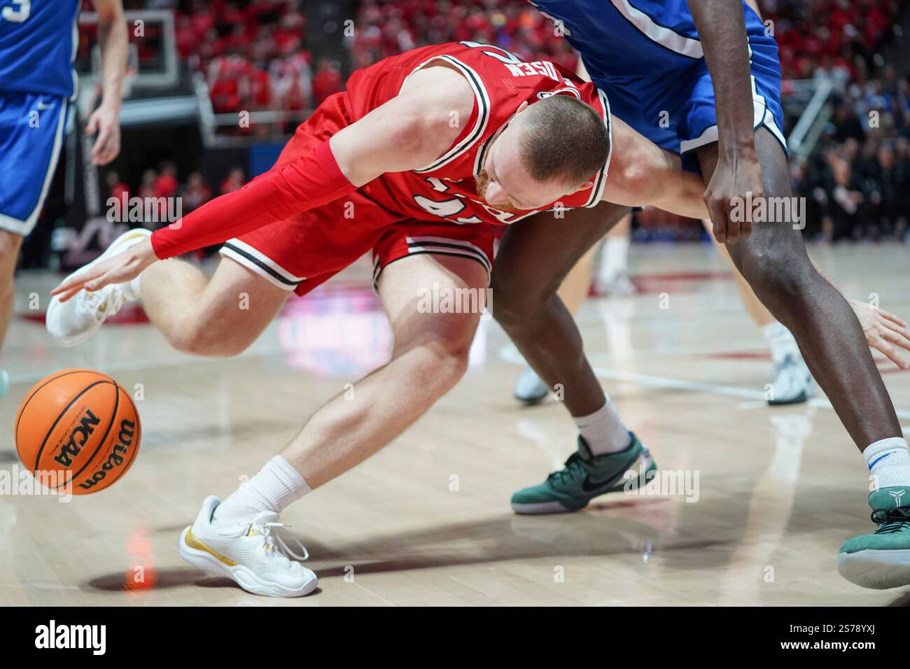 SALT LAKE CITY, UT - JANUARY 18: Utah Utes guard Mason Madsen (45 ...
