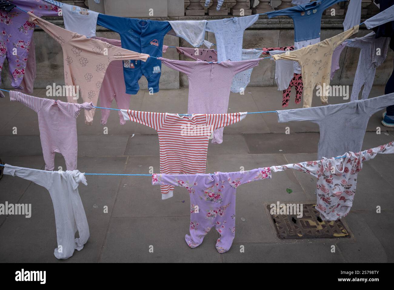 Palestine childrens deaths hi-res stock photography and images - Alamy