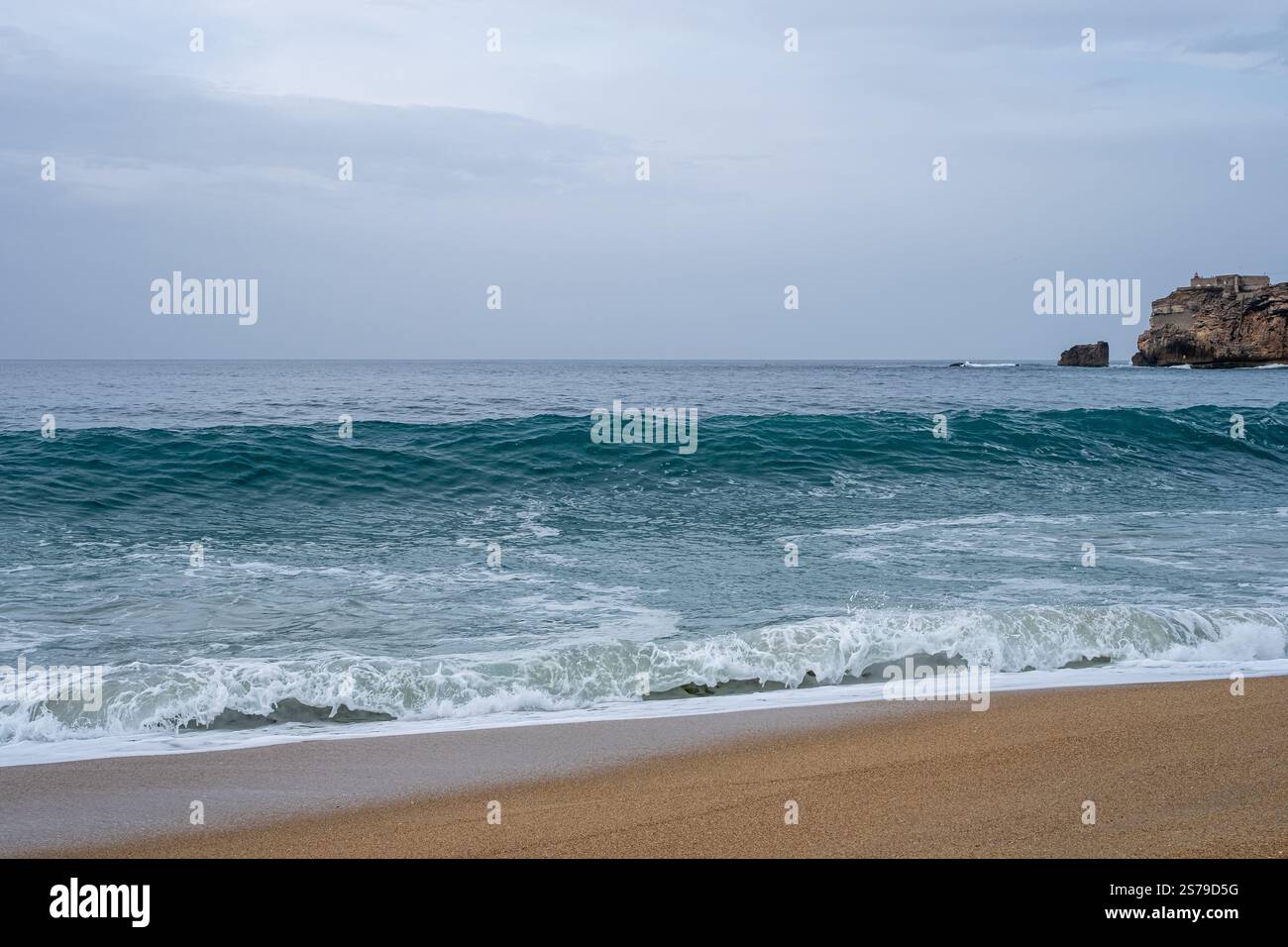 Rugged coastal ocean views waves hi-res stock photography and images ...