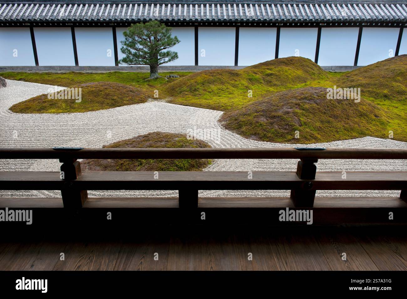 Raked white gravel dry landscape Zen meditation south garden ...