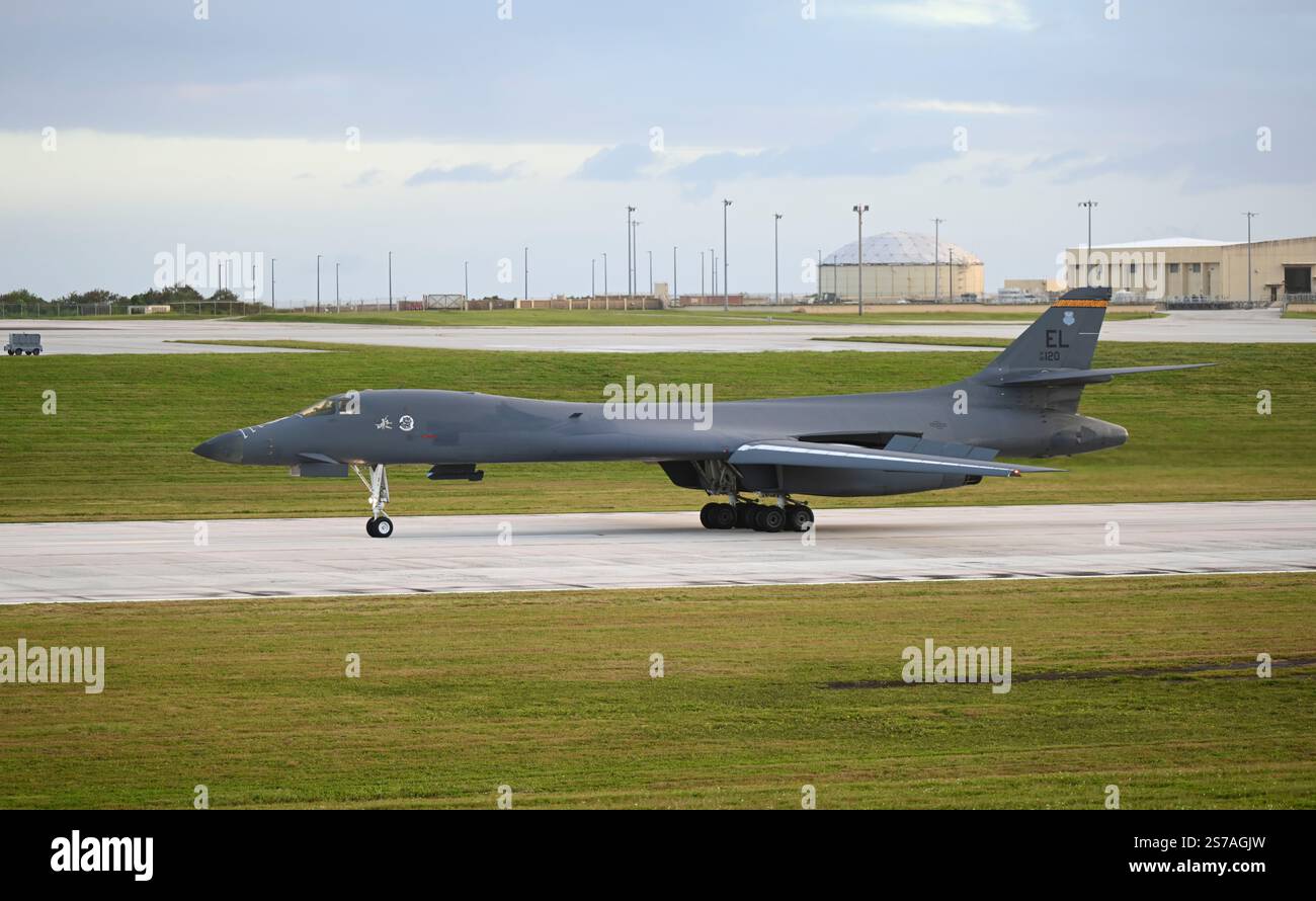 A B-1B Lancer assigned to the 34th Expeditionary Bomb Squadron from ...