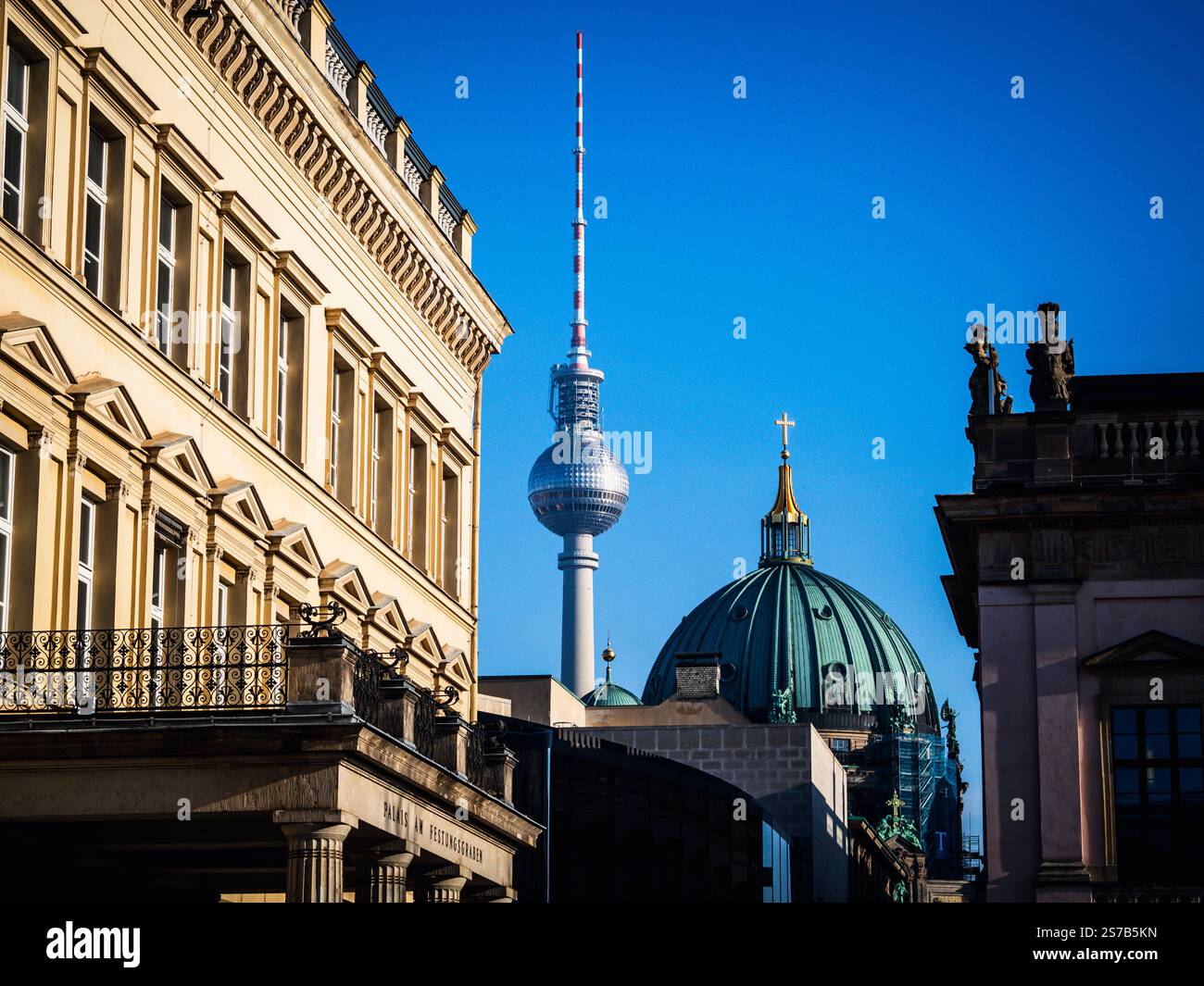 alte Nationalgalerie Berlin / Museumsinsel Stock Photo - Alamy